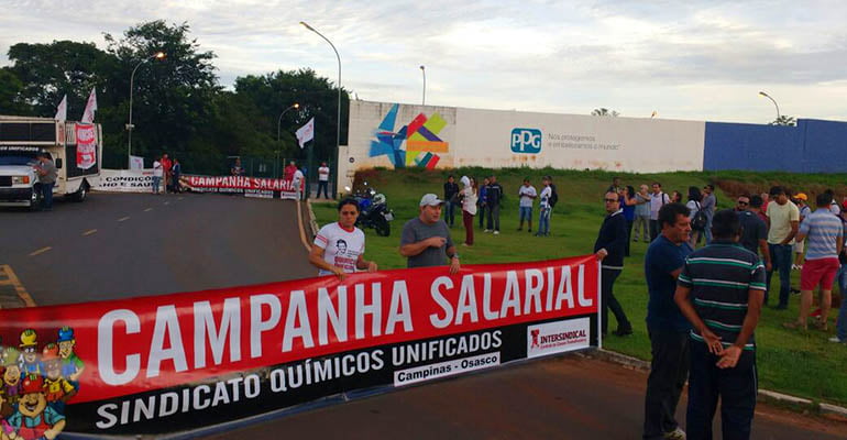 Dia de luta por reajuste integral na PPG do Brasil, em Sumaré (SP)